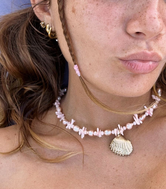 Axel Necklace – Milky Shell