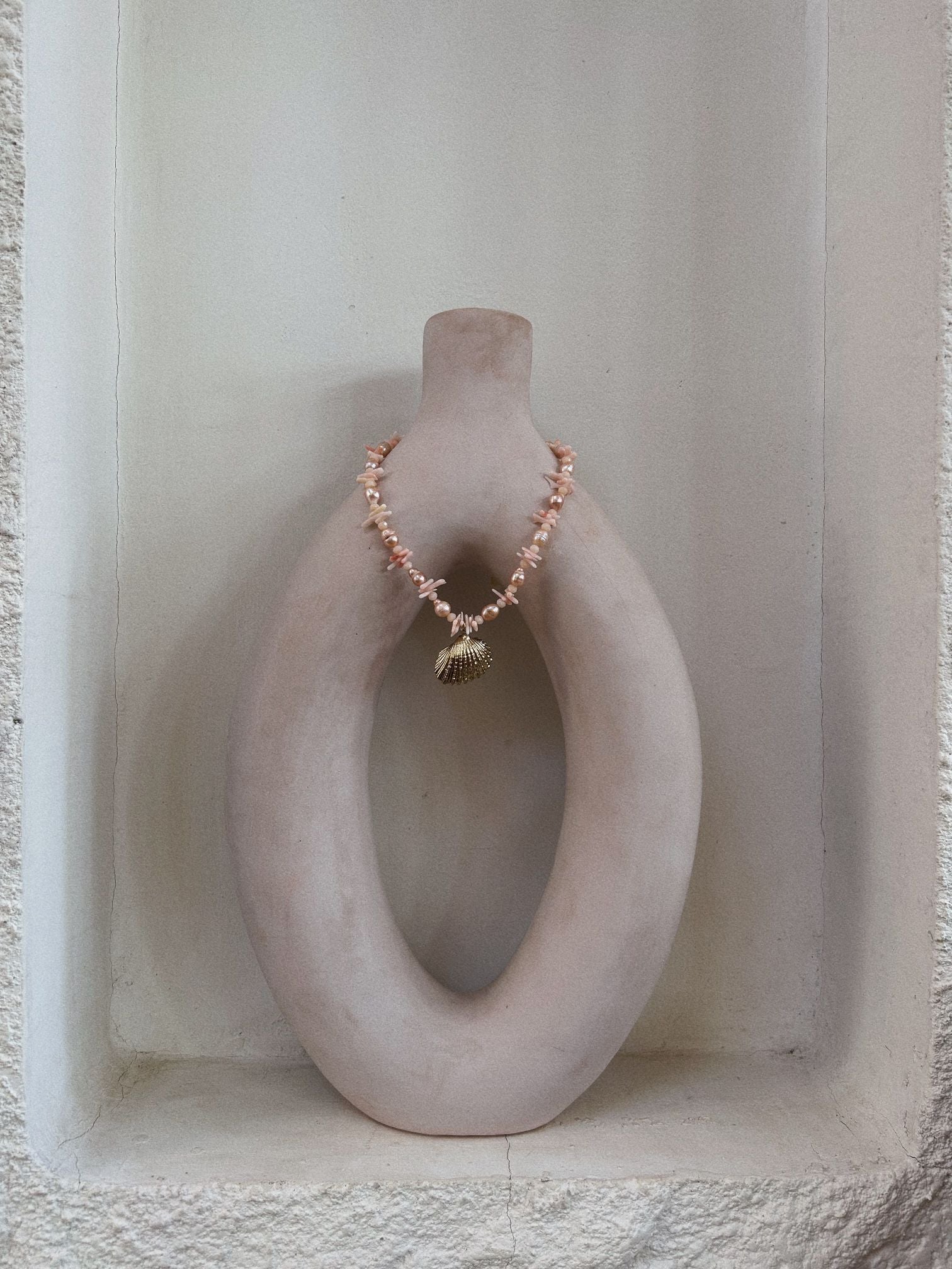 Axel Necklace – Milky Shell